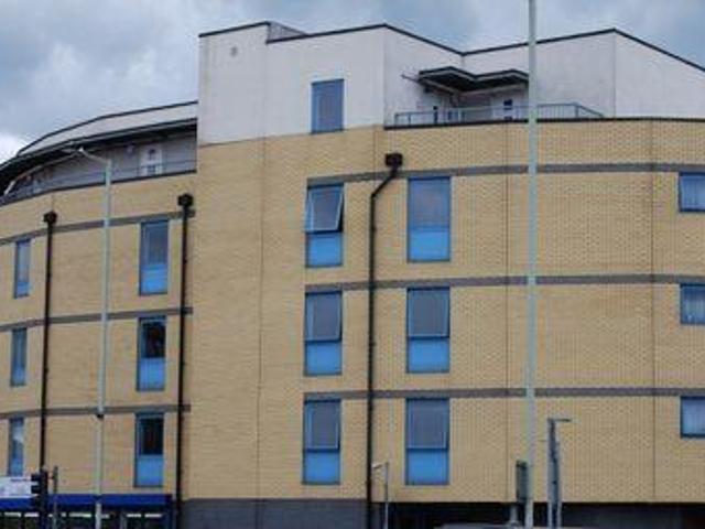 2 Bedrooms Flat for sale in Sawyers Court, Sturlas Way, Hertfordshire EN8