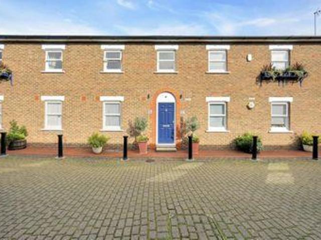 2 Bedrooms Flat for sale in Salisbury Place, London SW9