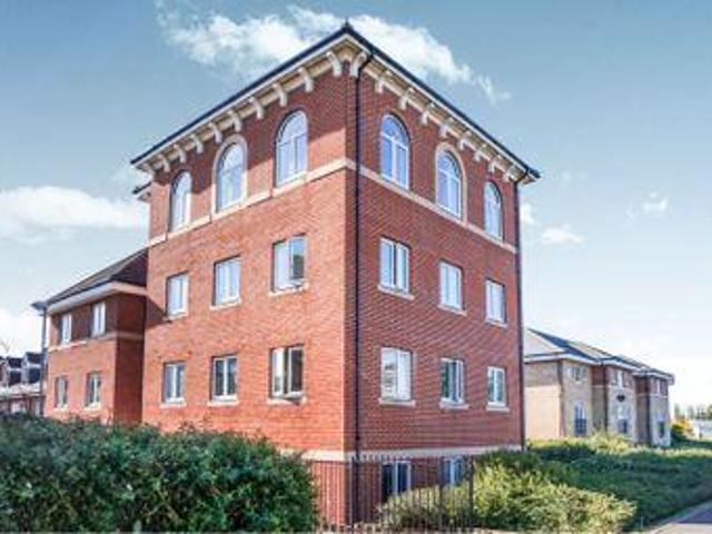 2 Bedrooms Flat for sale in Saltash Road, Swindon SN2