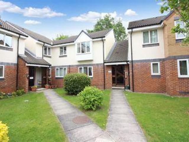 2 Bedrooms Flat for sale in Sandbed Lawns, Crossgates, Leeds LS15