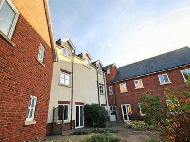 2 Bedrooms Flat for sale in Sandford Court, Sandford Road, Chelmsford CM2