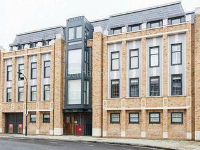 2 Bedrooms Flat for sale in Sands End House, 120 Broughton Road, London SW6