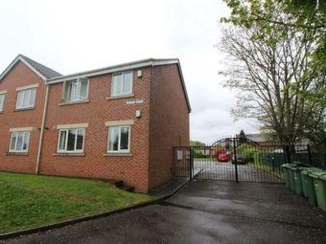 2 Bedrooms Flat for sale in School Court, Normanton WF6
