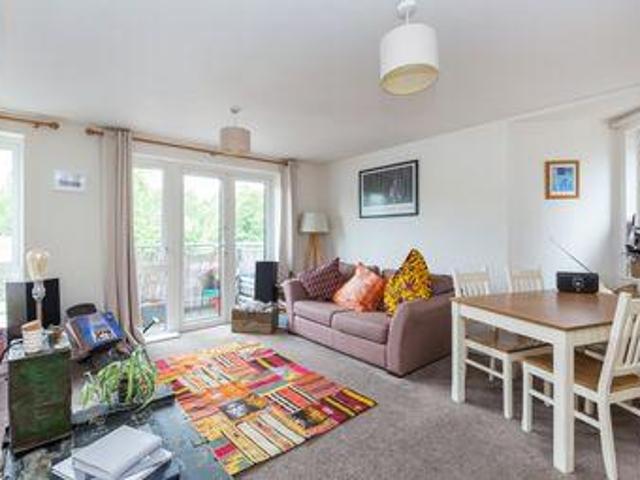 2 Bedrooms Flat for sale in Seven Sisters Road, London N4