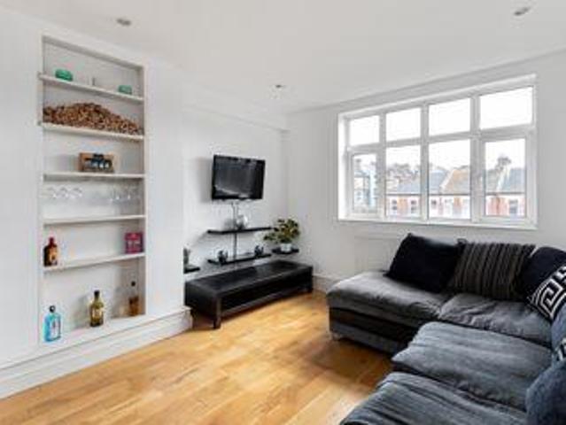 2 Bedrooms Flat for sale in Severus Road, London SW11