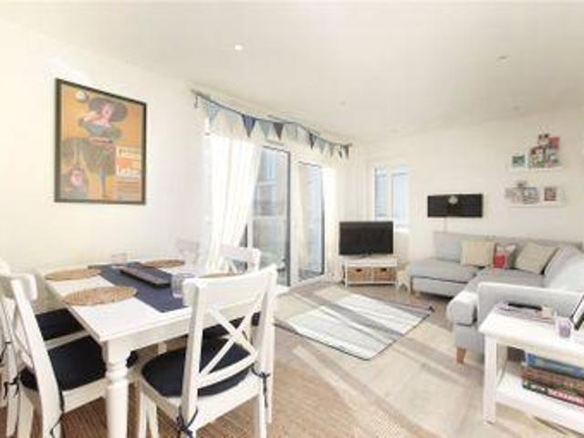 2 Bedrooms Flat for sale in Severn House, Enterprise Way, Wandsworth, London SW18