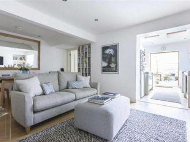 2 Bedrooms Flat for sale in Sevington Street, Maida Vale, London W9