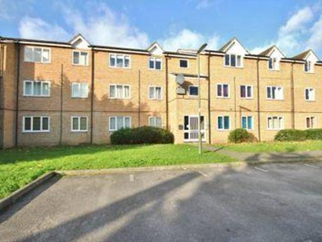 2 Bedrooms Flat for sale in Seymour Way, Sunbury On Thames, Middlesex TW16