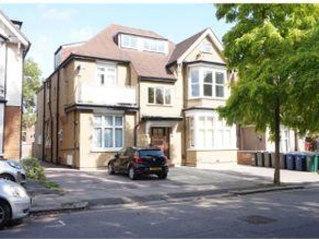 2 Bedrooms Flat for sale in Seymour Road, London N3