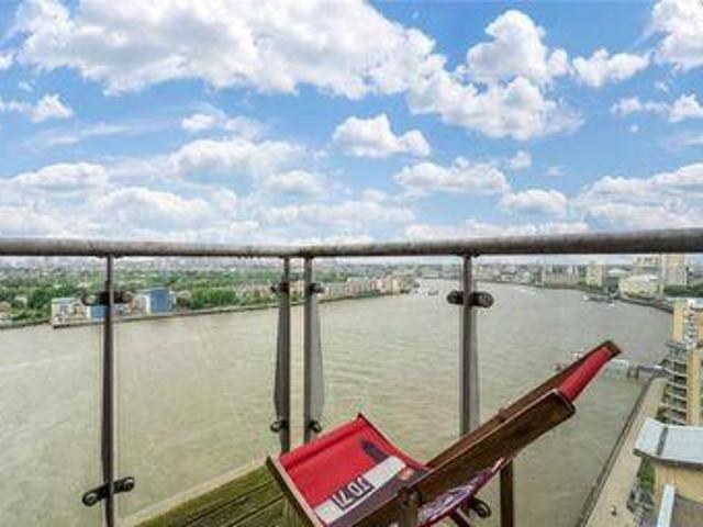 2 Bedrooms Flat for sale in Seacon Tower, Hutchings Street, Docklands E14