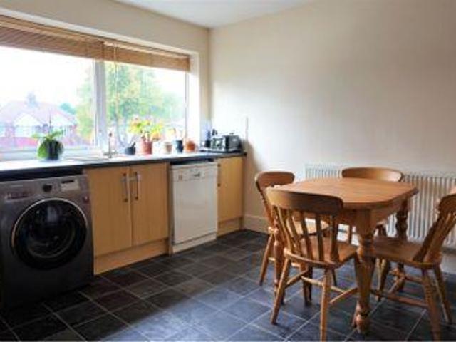 2 Bedrooms Flat for sale in Serina Court, Beeston NG9