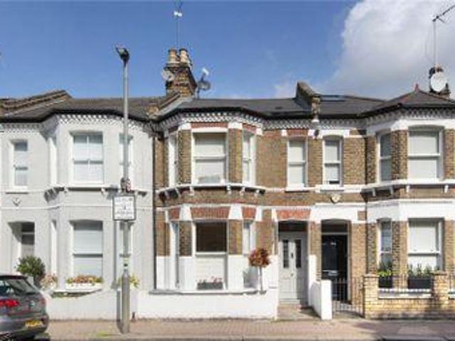 2 Bedrooms Flat for sale in Shuttleworth Road, Battersea SW11
