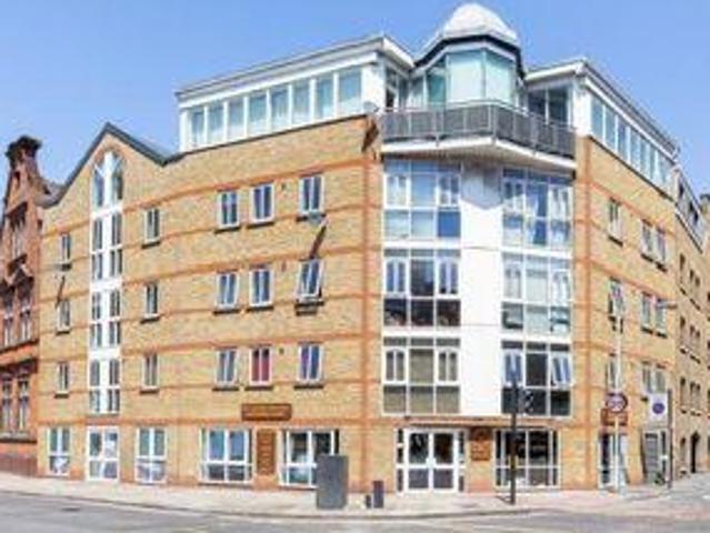 2 Bedrooms Flat for sale in Shad Thames, London Bridge SE1