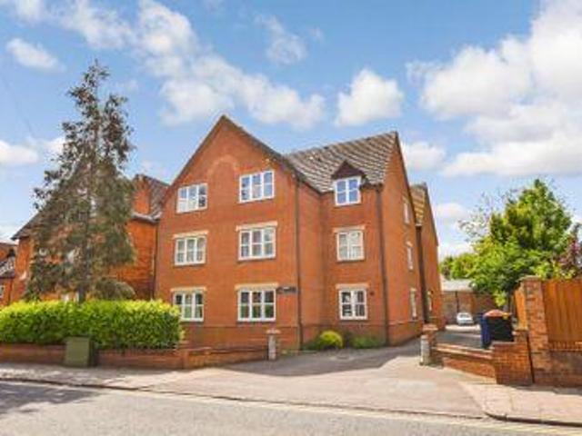 2 Bedrooms Flat for sale in Shakespeare Road, Bedford MK40