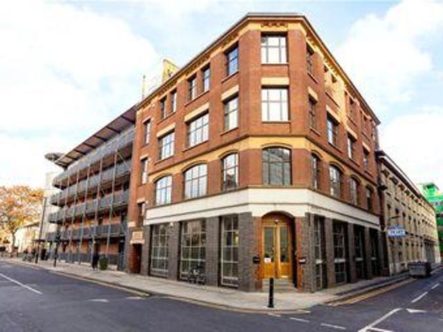 2 Bedrooms Flat for sale in Shepherdess Walk, London N1