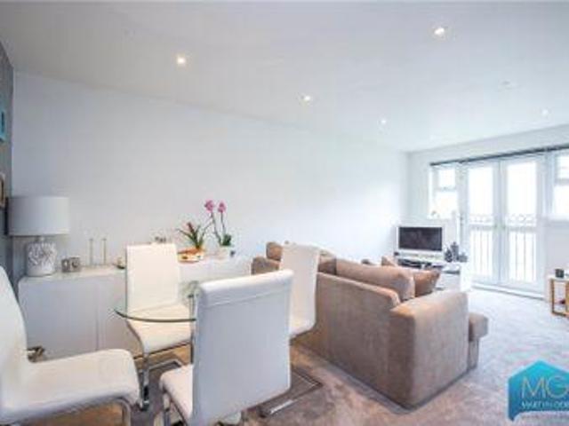 2 Bedrooms Flat for sale in Shetland Court, 1 Bressay Drive, Mill Hill, London NW7
