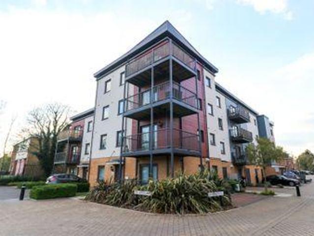 2 Bedrooms Flat for sale in Shingly Place, London E4