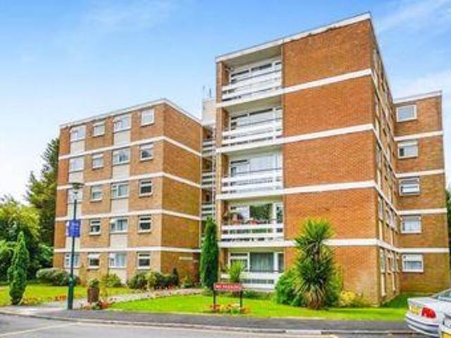 2 Bedrooms Flat for sale in Shirley Road, Wallington SM6
