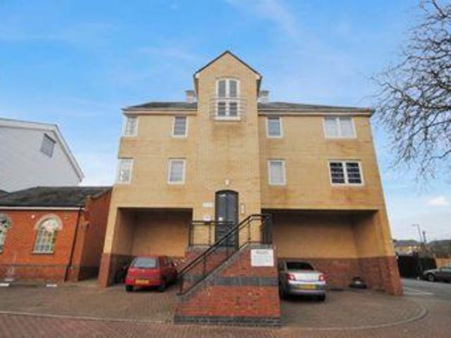 2 Bedrooms Flat for sale in Silks Way, Braintree CM7