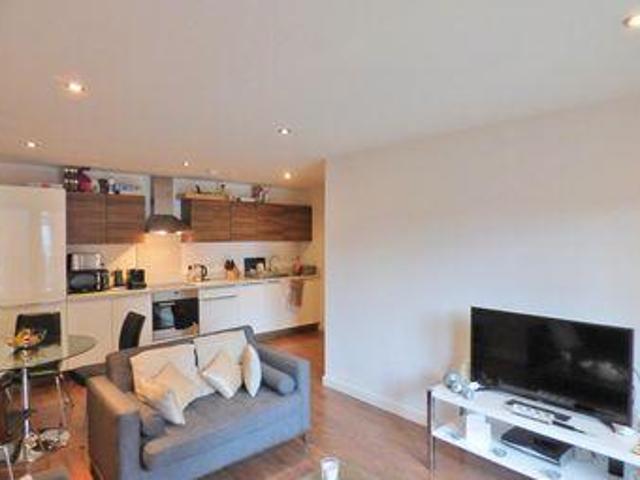 2 Bedrooms Flat for sale in Sillavan Way, Salford M3