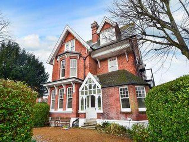 2 Bedrooms Flat for sale in Silverdale Road, Eastbourne BN20