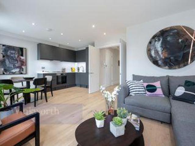 2 Bedrooms Flat for sale in Sisters Avenue, London SW11