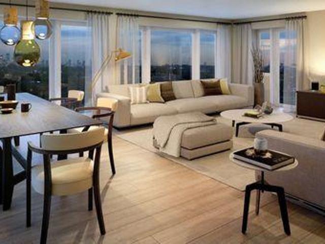 2 Bedrooms Flat for sale in Skylark Point, Woodberry Grove, London N4