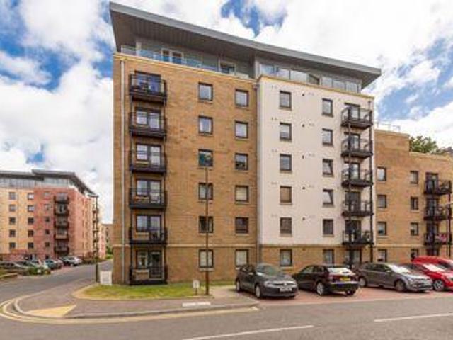 2 Bedrooms Flat for sale in Slateford Gait, Edinburgh EH11