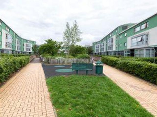 2 Bedrooms Flat for sale in Slateford Green, Edinburgh, Midlothian EH14