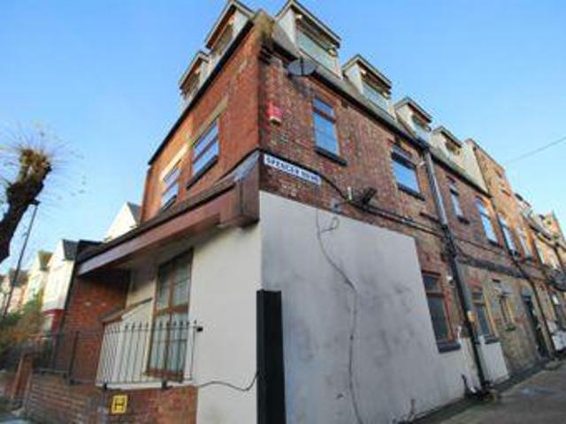 2 Bedrooms Flat for sale in Spencer Avenue, London N13