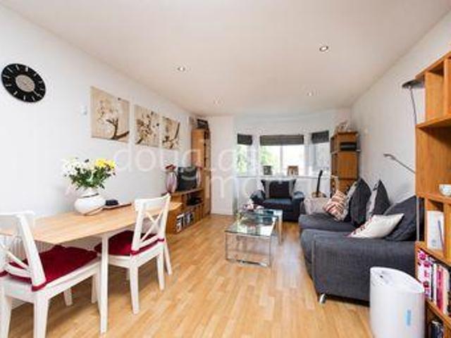 2 Bedrooms Flat for sale in Spencer House, Station Road, London NW4