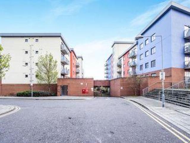 2 Bedrooms Flat for sale in Spring Place, Barking, Essex IG11