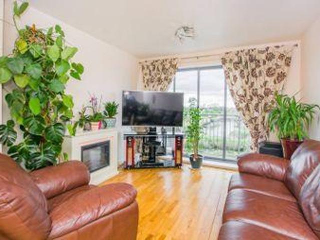 2 Bedrooms Flat for sale in Spring Place, Barking IG11