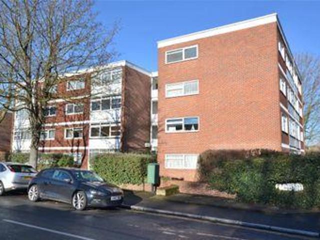 2 Bedrooms Flat for sale in Springfield Court, Springfield Road, Wallington SM6