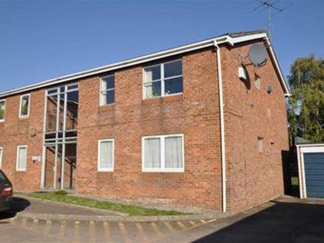 2 Bedrooms Flat for sale in St. Andrews Road, Malvern WR14