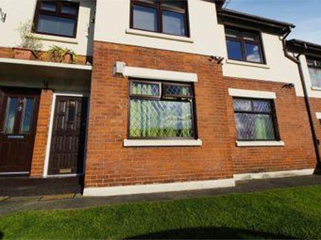 2 Bedrooms Flat for sale in St. Albans Terrace, Manchester M8