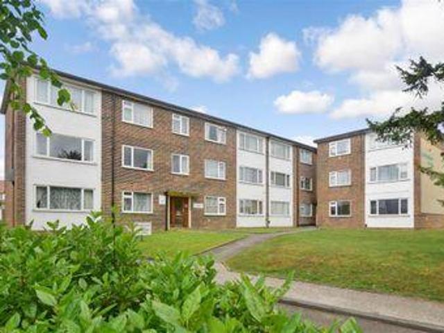 2 Bedrooms Flat for sale in St. Augustines Avenue, South Croydon, Surrey CR2