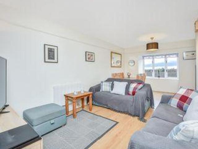 2 Bedrooms Flat for sale in St. Benedicts Close, London SW17