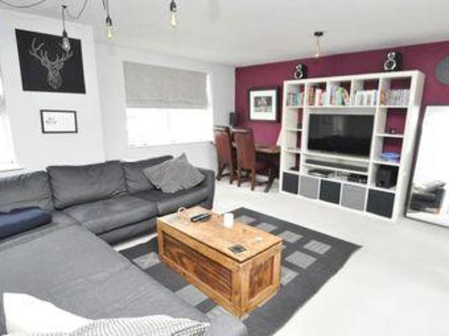 2 Bedrooms Flat for sale in St Francis Drive, Kings Norton, Birmingham B30