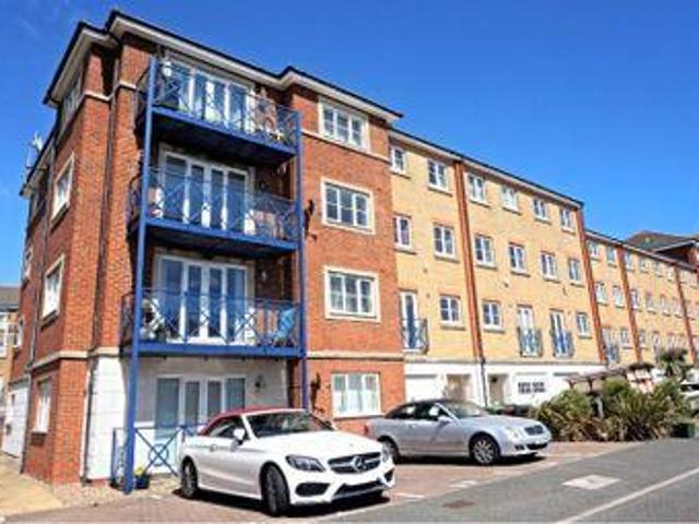 2 Bedrooms Flat for sale in St. Kitts Drive, Eastbourne BN23