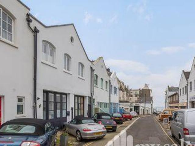 2 Bedrooms Flat for sale in St. Johns Road, Hove, East Sussex. BN3