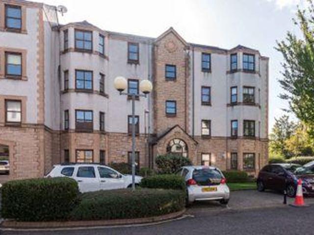 2 Bedrooms Flat for sale in St. Leonards Lane, Edinburgh EH8