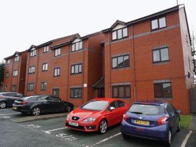 2 Bedrooms Flat for sale in St. Marys Close, Stockport SK1