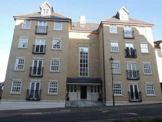 2 Bedrooms Flat for sale in St Marys Fields, Colchester CO3
