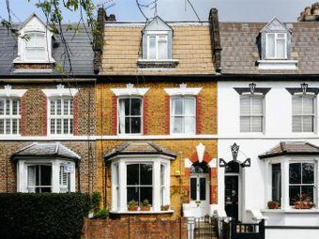 2 Bedrooms Flat for sale in St. Michael´s Terrace, Alexandra Palace, London N22
