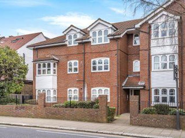 2 Bedrooms Flat for sale in St Saviours Court, 43 49 Harrow View, Harrow HA1