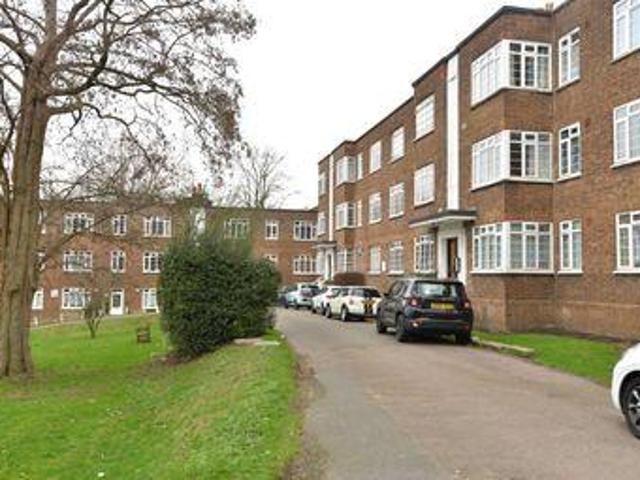 2 Bedrooms Flat for sale in St. Peters Road, Croydon CR0