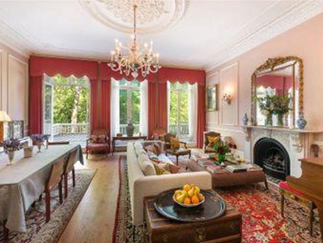 2 Bedrooms Flat for sale in Stanhope Gardens, South Kensington, London SW7