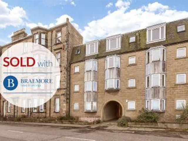 2 Bedrooms Flat for sale in Starbank Road, Newhaven, Edinburgh EH5