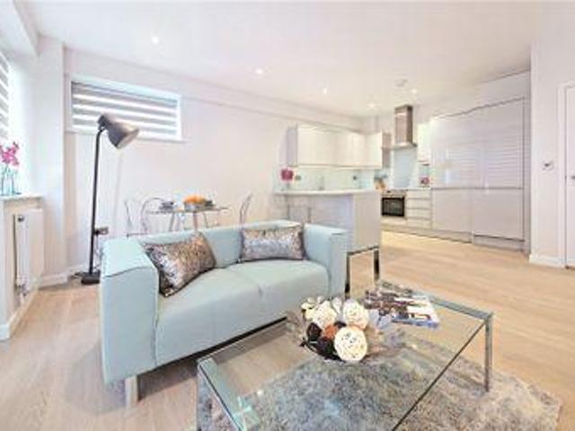 2 Bedrooms Flat for sale in Station Road, New Barnet, Barnet EN5